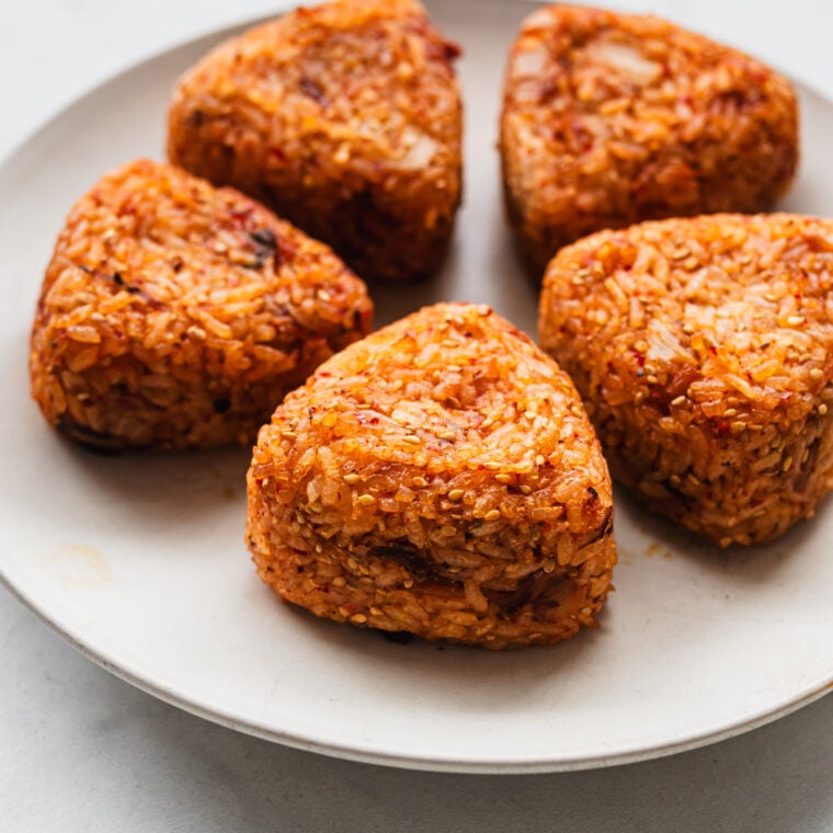 Korean Triangle Rice Balls (Samgak JumeokBap) with Kimchi | The ...